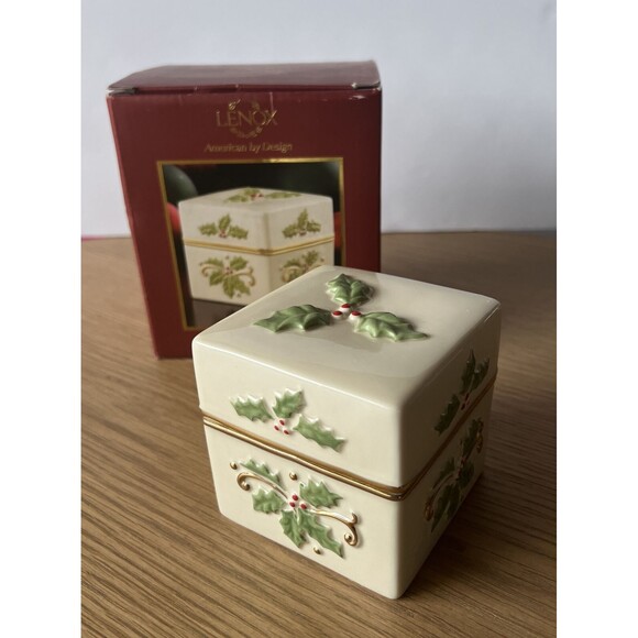 Lenox | Storage & Organization | Lenox Holly Box 3 Square Holly Berries ...